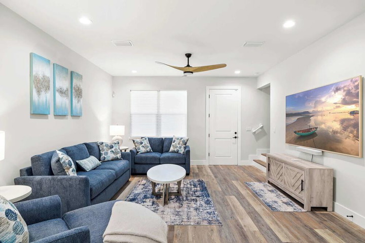 Tampa Townhome | Sleeps 8, Near Downtown - Tampa, FL