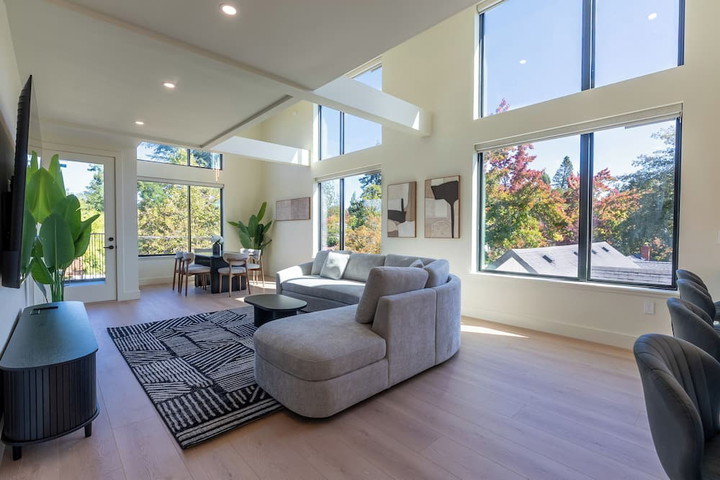 Hayward Heights! 3 King Suites. Steps From Uo! - Eugene, OR