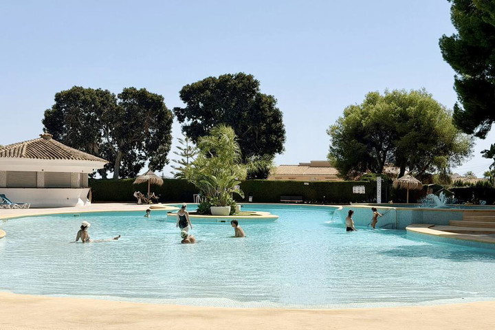 Sunny Pines En Calpe Park: Bungalow Familiar Con Piscina Y Parque Infantil - Altea