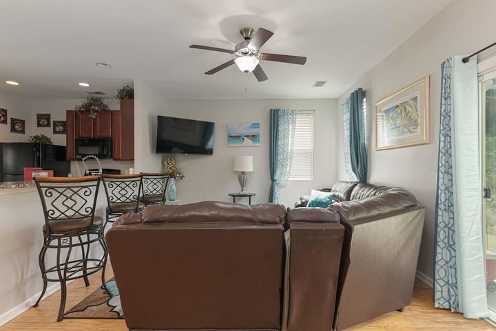Palmetto Retreat Townhome Ladson/charleston Area. - Summerville, SC
