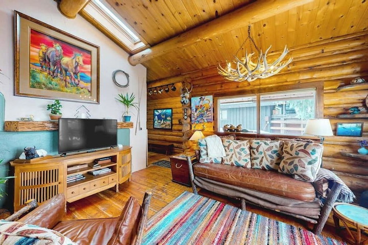 Dog-friendly Waterfront Cabin On Flat Creek With Wood Stove, Creek View, Firepit - Jackson, WY