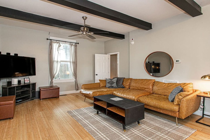 Jennings · Downtown Knox! Walk To Food & Drinks + Fire Pit - Neyland Stadium Knoxville