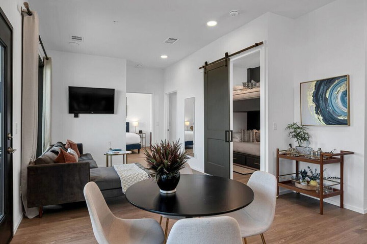 Gulch Condo With Pool, Gym, Private Patio & Garage - Tennessee