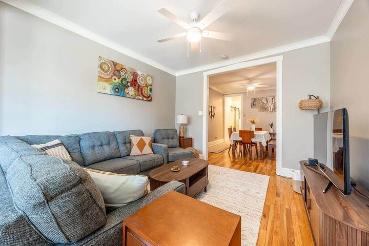 Modern 2br And 1ba Avondale With Free Parking Near Cta - Chicago, IL