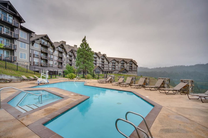 Pet-friendly Cle Elum Condo - Hike, Ski & Relax! - Roslyn, WA