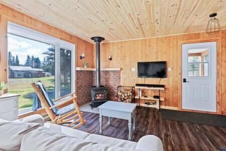 Hôtel à La Maison - Chalet Du Boisé Avec Spa - La Malbaie