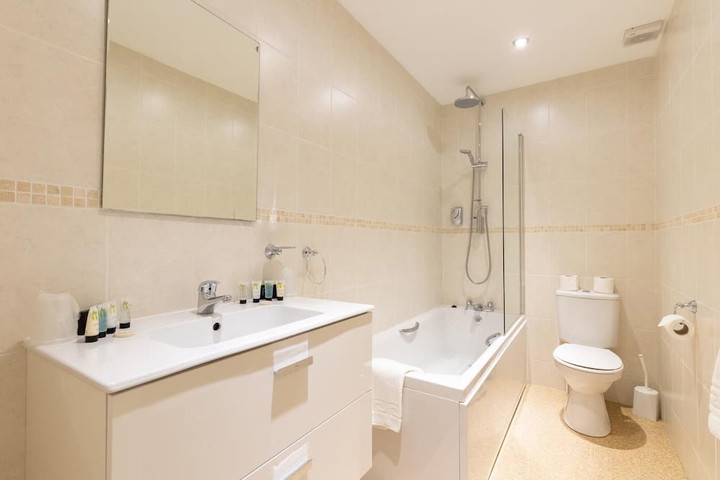 Appartement-salle De Bain Privée-first Floor - Scarborough