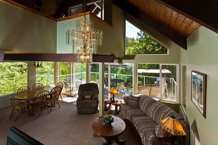 Emerald Lake Chalet - Summertime! - Bellingham, WA