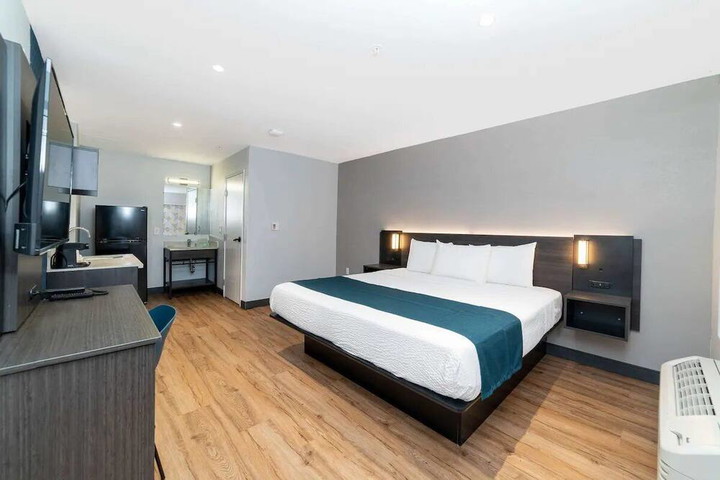 Explore Stocktons Attractions From A Welcoming Retreat | Outdoor Pool Access - Stockton, CA