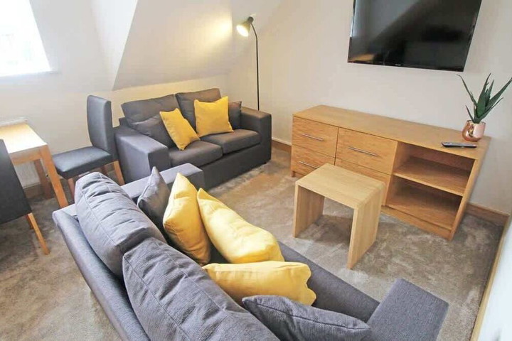 2 Bed Central Chester Apartment - Free Parking - Chester