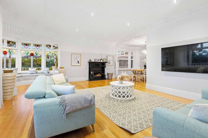 Kirinaran Manor | Pool & Games Room - Frankston