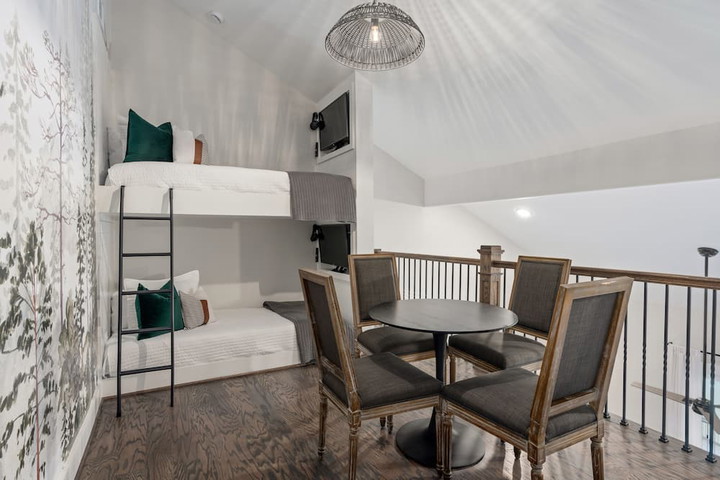 2 Bedroom Executive Suite + Bunk Bed Loft - Alabama