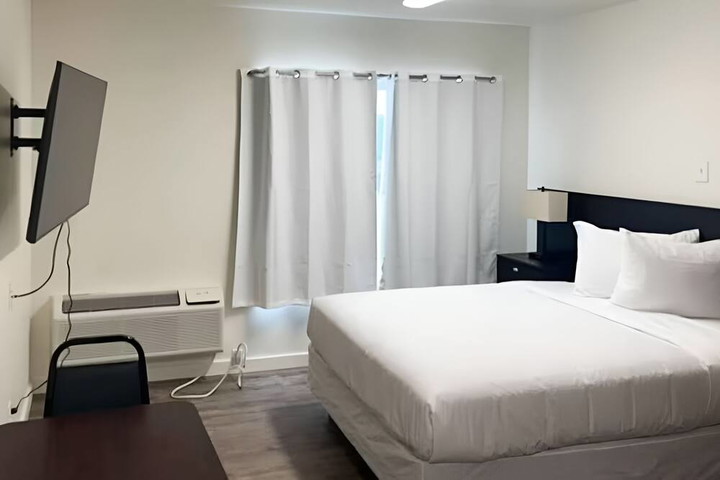 Budget-friendly Pasco Stay Near Tri-cities Airport & Columbia River - Kennewick, WA