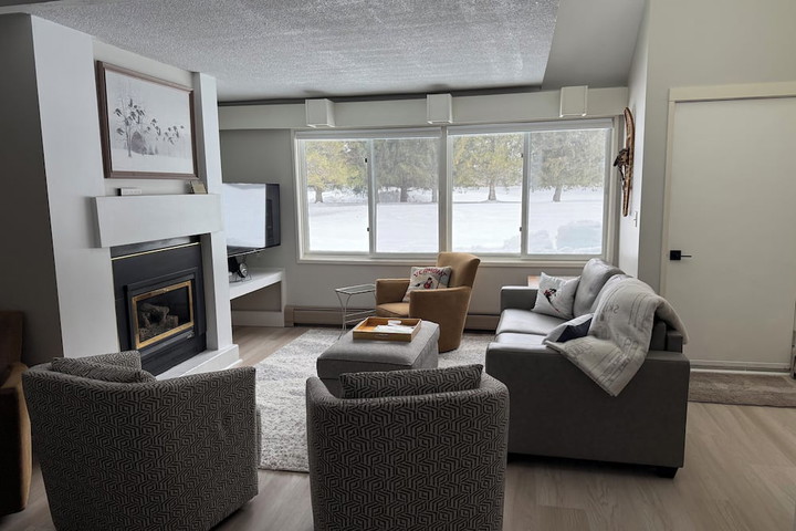Newly Updated Condo At The Village Green Townhouse Condominium Resort - Stowe, VT