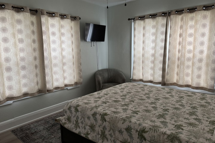 Charming Cottage: Minutes To Beach - Ormond Beach, FL