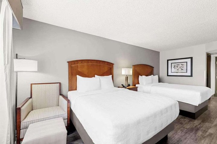 Close To Lake Powell + Free Breakfast. Pool. Gym. - Page, AZ