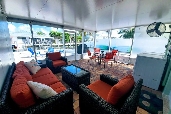 Ocean Side Canal Half Duplex, 37' Dock, 600' To Channel With Pool - Marathon, FL