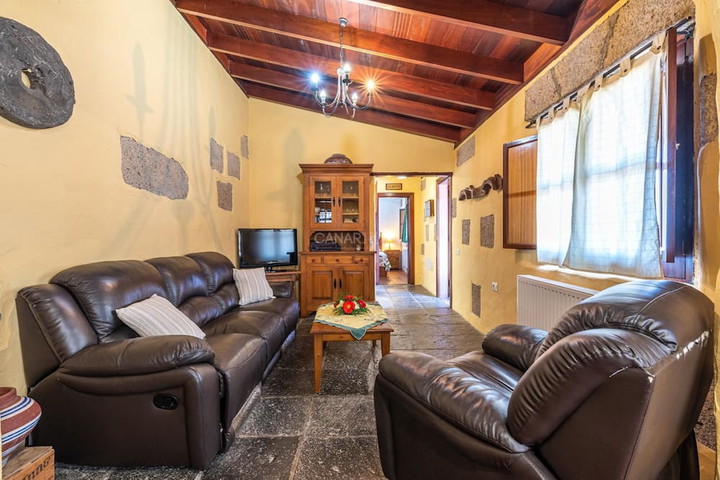Encanto Rústico Y Panoramas Del Mar En Casa Rural Los Medianeros - Tenerife