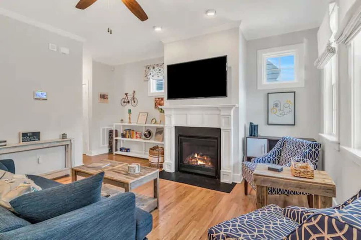 Cozy Sun Filled Home / Modern Villa Near Downtown - Durham, NC