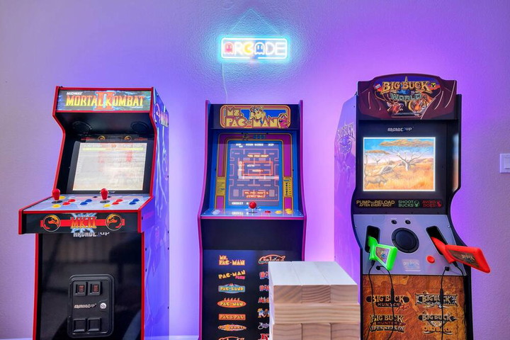Napa Wine Country Hot Tub/arcade/pool Table Fun 5b - Fairfield, CA