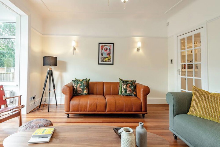 3 Bedroom Accommodation In Bournemouth - Bournemouth