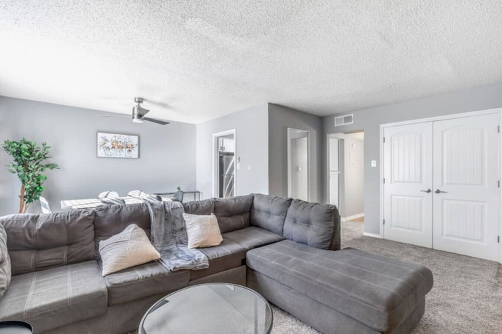 Arlington 2br | At&t, Globe Life, 6 Flags, Parking - Globe Life Park - Arlington