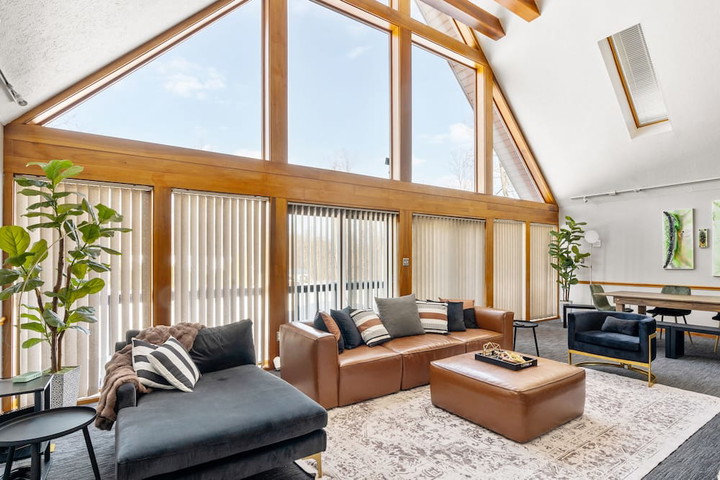 Peaceful A-frame W/ Hot Tub, Game Room & Loft Near Dining, Shopping & Ysu - Ohio