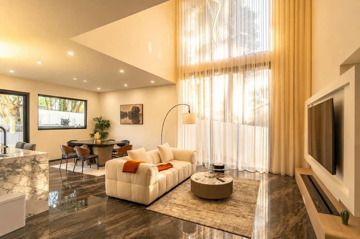 Luxury North Ryde 4br Duplex With Media Room - Ryde