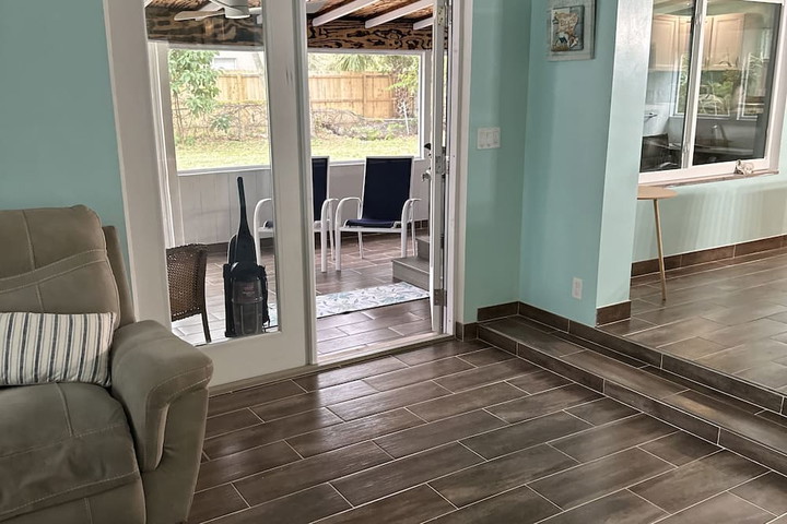Beachtown Home, Near Jackie Robinson Baseball Camp,hot Tub, Gameroom,more Pet Ok - Vero Beach, FL