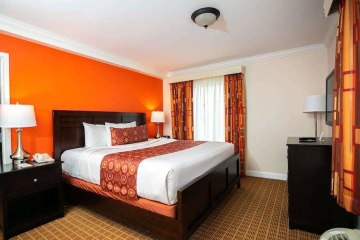 Wilshire Grand Hotel Private Retreat With Jacuzzi - Montclair, NJ