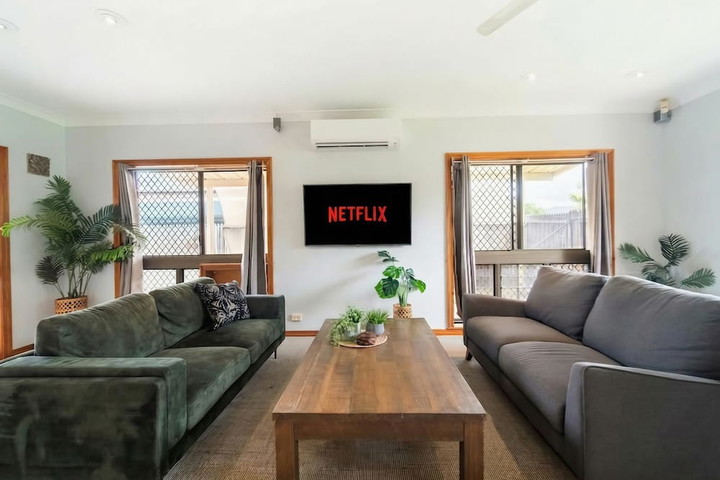 Room For Everyone Spacious 4br Pool Retreat - Townsville