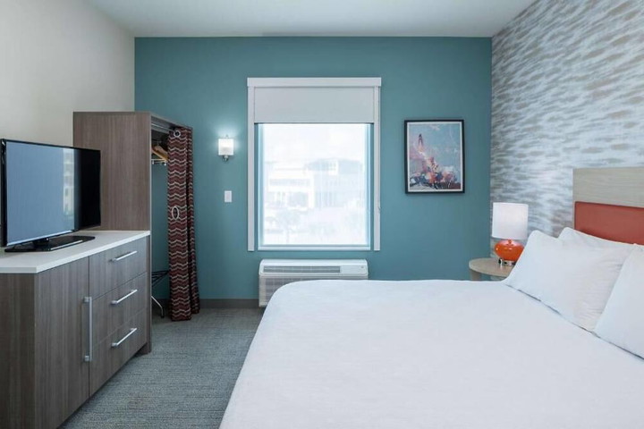 Coastal 1br King Suite W/ Kitchen & Outdoor Pool | 1.8 Mi Jetty Park - Cape Canaveral, FL