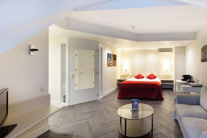A Welcoming Escape With On-site Restaurant, Free Parking, And Quiet Comfort - Leusden