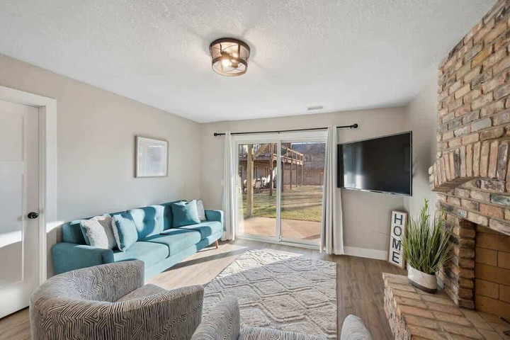 Renovated! 3br 1.5ba King Beds! Mid Term Rental Ok - Maple Grove, MN