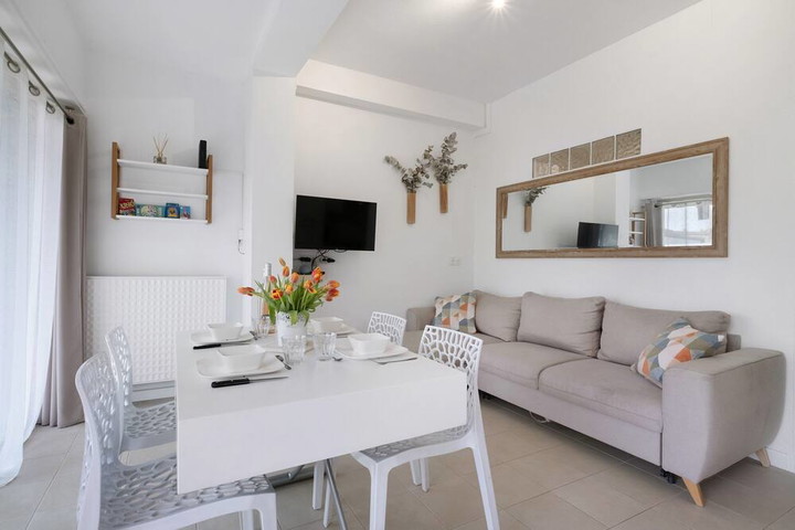 Mandelieu-la-napoule, Côte D'azur : Piscine, Plage, Golf Et Parking - La Roquette-sur-Siagne