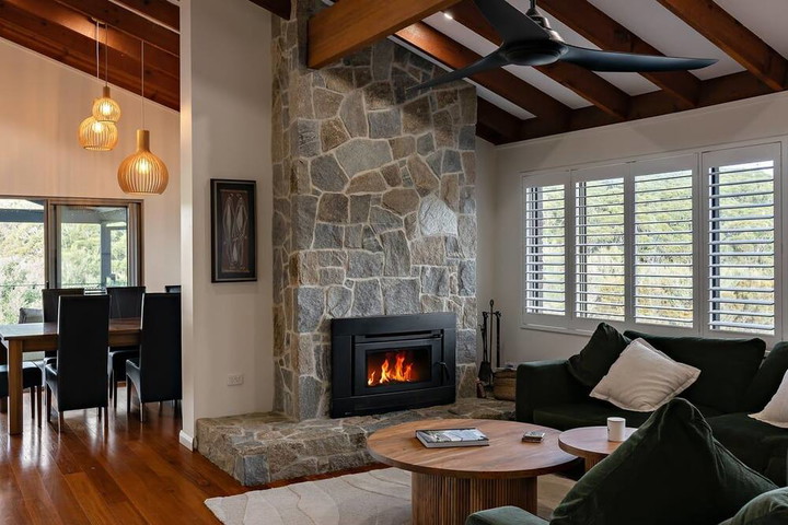 Hallia House  Coastal Retreat - Newcastle, Australia