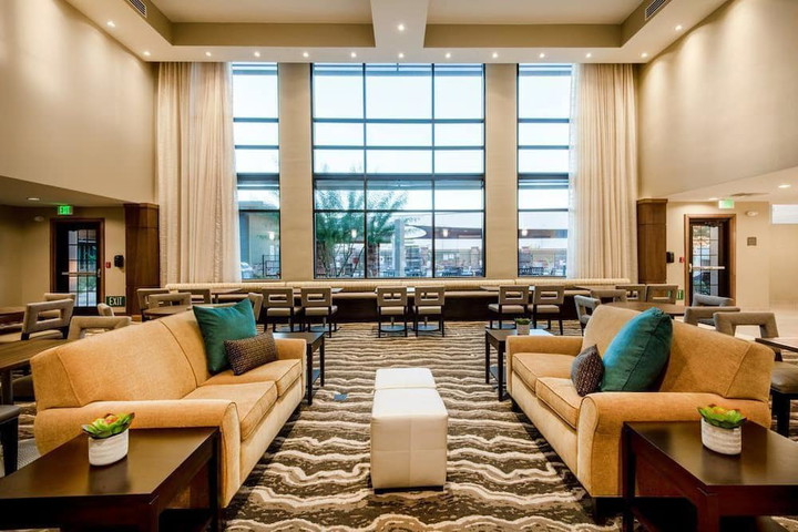 Accessible 1br Suite W/ Tub, Free Breakfast & Pool - 스코츠데일