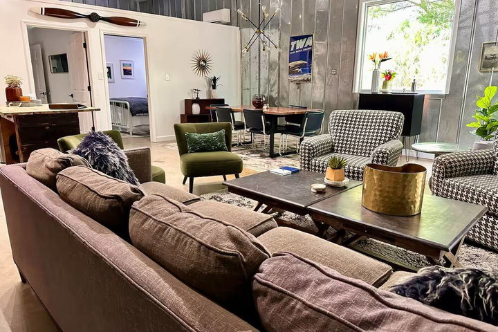 Deluxe Aircraft Hangar Mid-mod Design Next To Smoky Mountains! - Maryville, TN