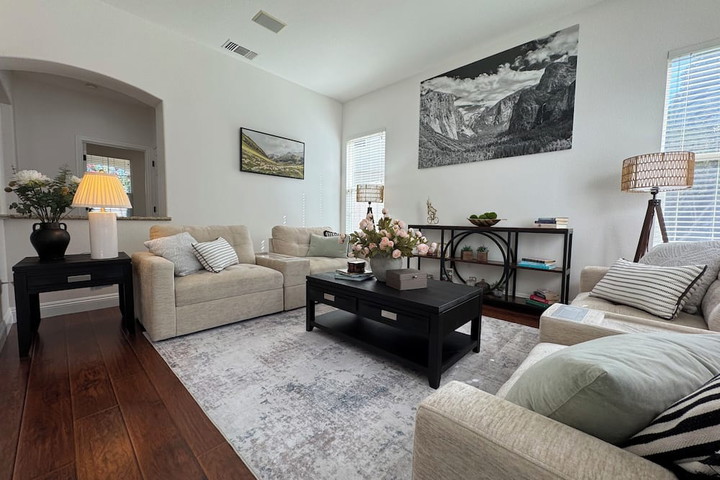 Luxury Home In The Heart Of Roseville, Ca. Resort-style Salt Water Pool And More - Granite Bay, CA