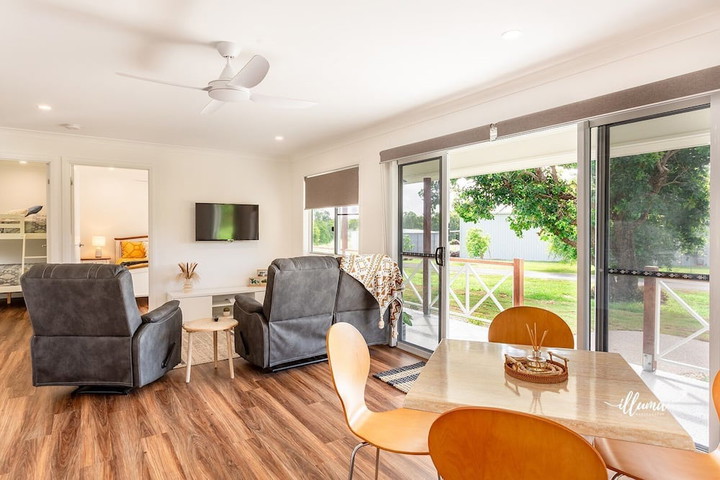 Escape To The Tranquillity Of Barry's Little Cottage Nestled In A Rural Location - Yeppoon