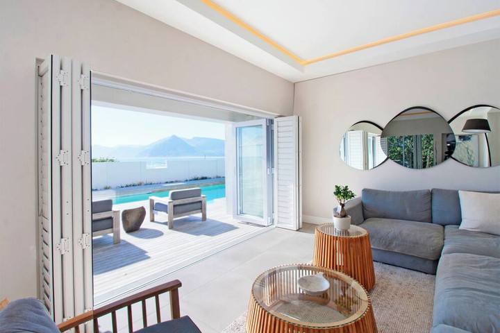 The Bay House - Luxury Beachside Villa, Kommetjie, Cape Town - Cape Town