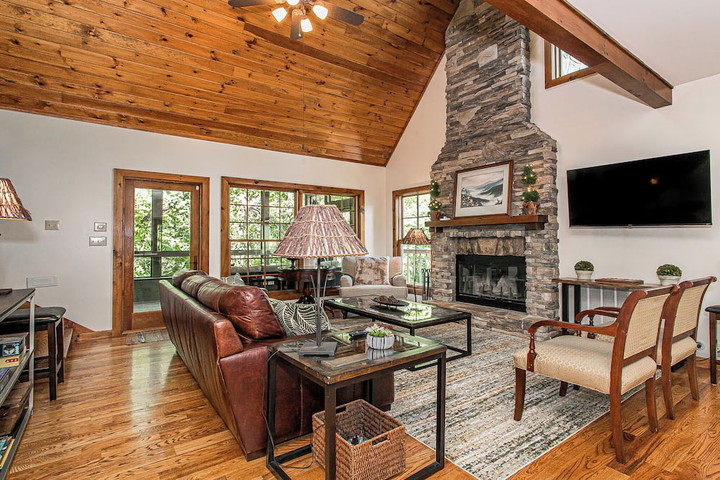 Modern & Serene Mtn Cabin Decorated For Comfort, Relaxation, Wildlife Sightings - Maryville, TN