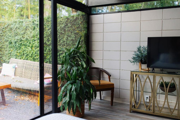 2 Mi From Lsu! Mcm Masterpiece - Sleeps 10 - Baton Rouge, LA