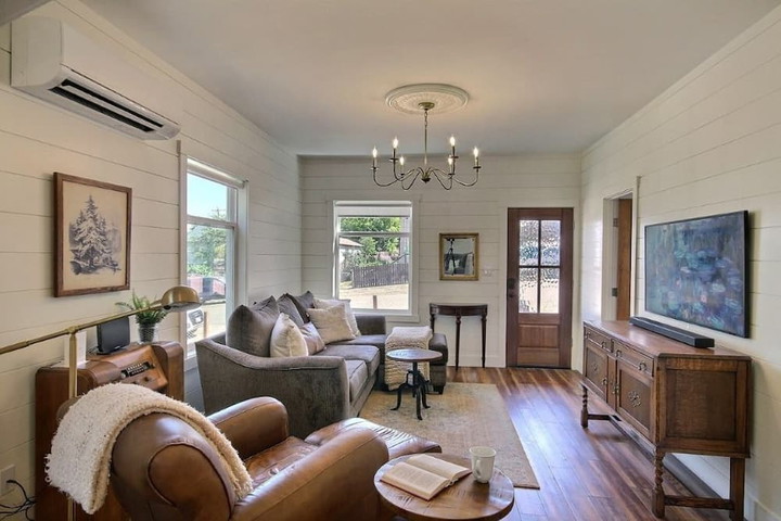 An Authentic Downtown Roslyn Home! Walk Everywhere, Pets Welcome! - Roslyn, WA