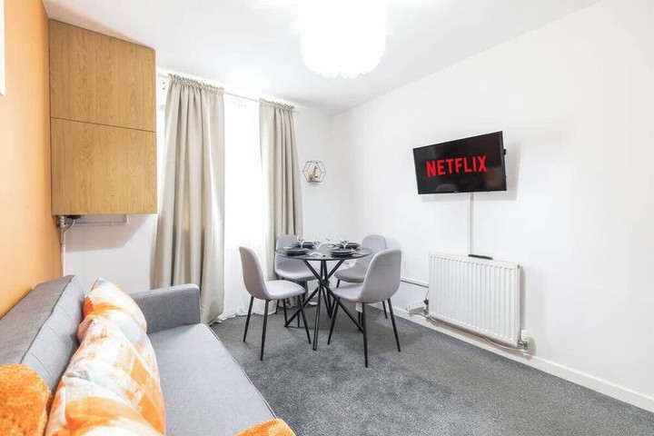Contractor-friendly | Secure Parking & Fast Wi-fi - Leicestershire