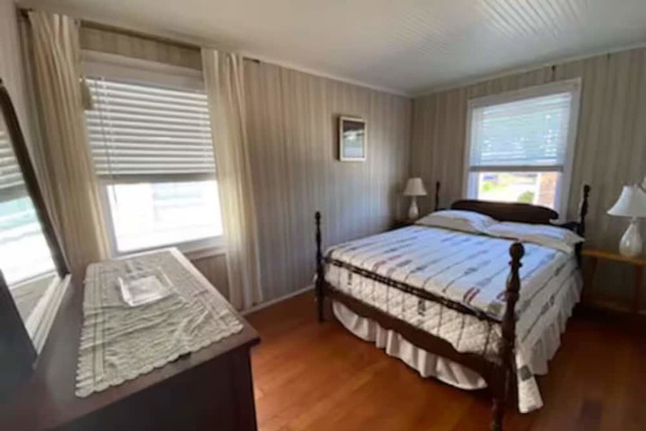 Direct Li Sound Waterfront Cottage, One Level Living In Hawks Nest Beach - Old Lyme, CT