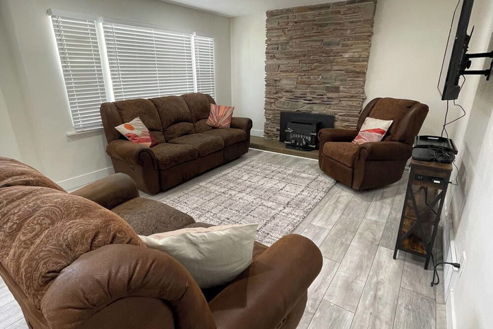 Center Of Town, Newly Renovated Home, Lots Of Parking And Space For Family - Cedar City, UT