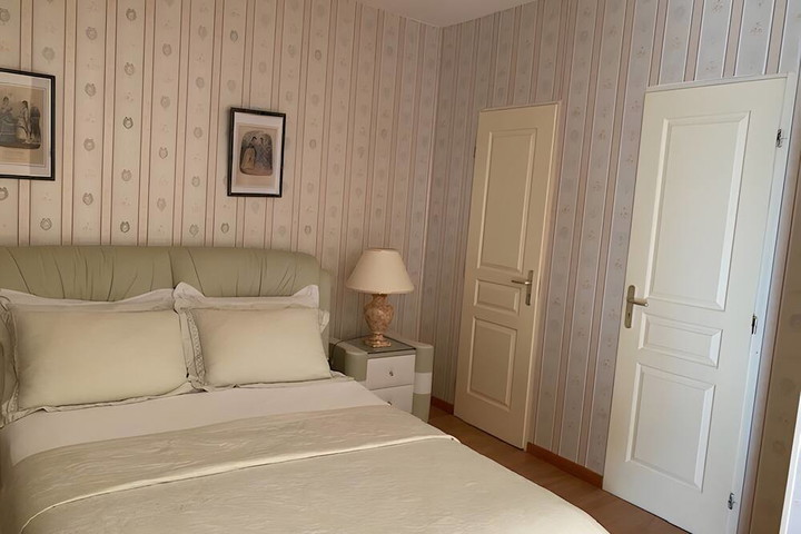 Chambre D'hôtes Le Relais Des Hirondelles - Magnolia Jardin Dans La Propriété - Chaumont-en-Vexin