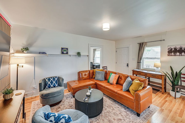1 Mi To Notre Dame: 4br, Private Yard & Pets - Notre Dame, IN