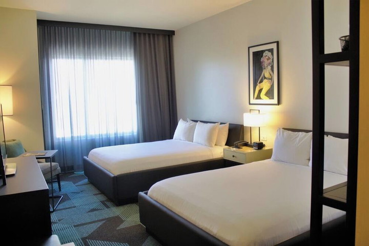 Centrally Located! 4 Units W/ Free Parking! Close To North Las Vegas Airport! - Las Vegas